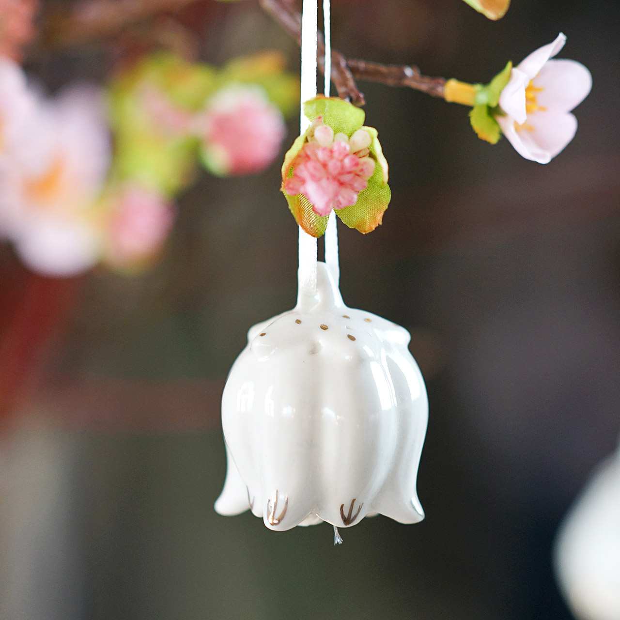 Floristik24.fr Cloches décoratives en forme de fleur blanc, or 4pcs-86916